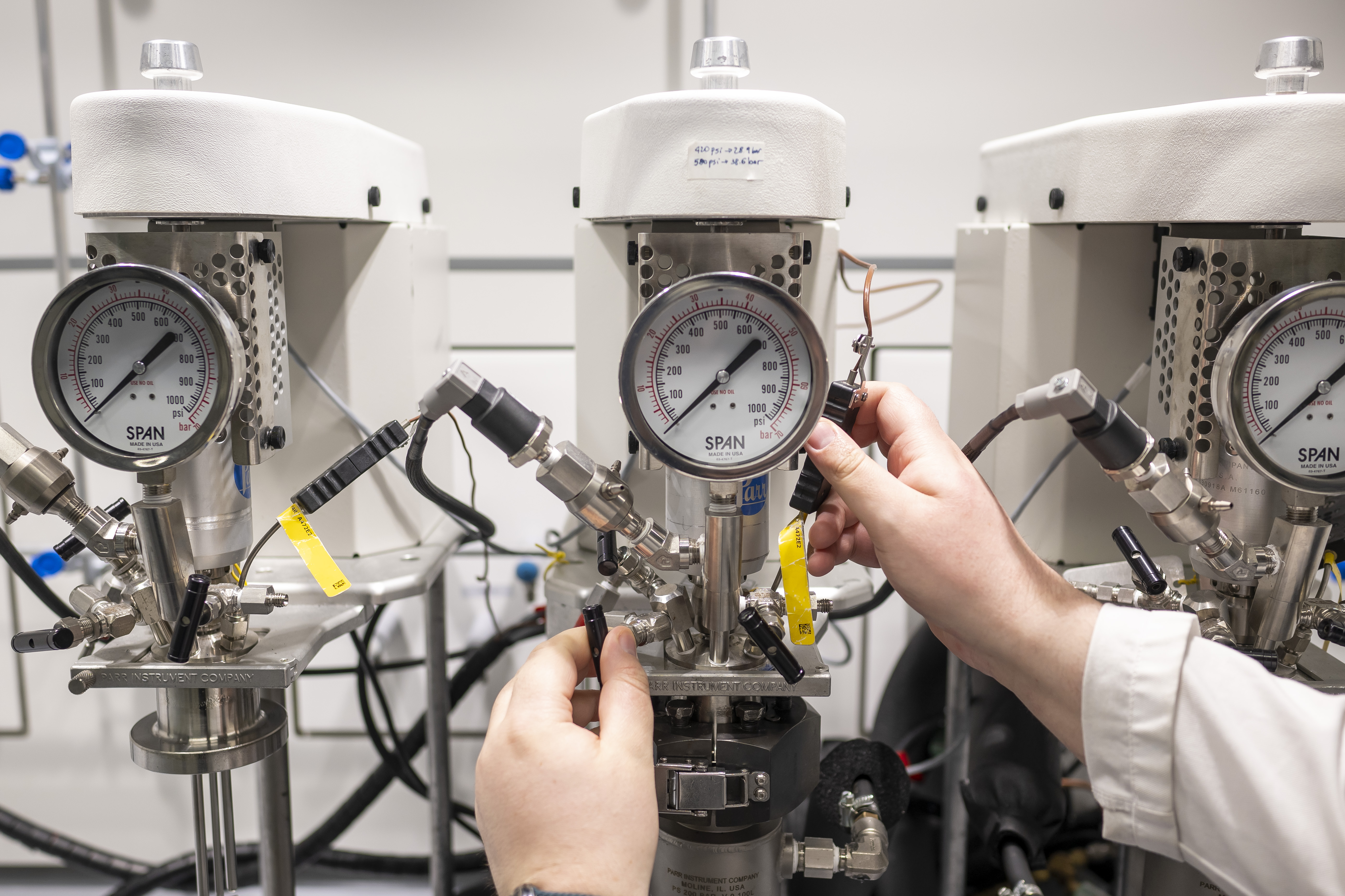 Scientists make methanol at room temperature - News - Cardiff University