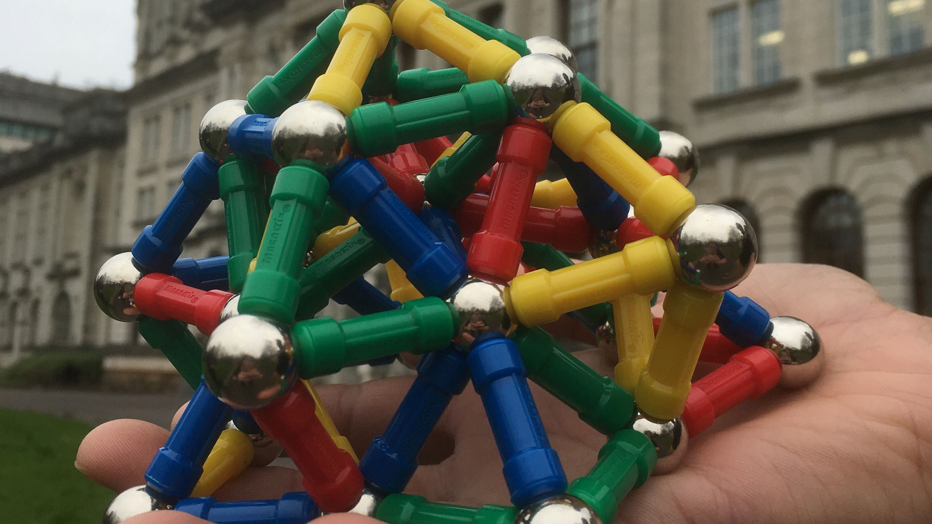 Molecular sponges the next big thing? - News - Cardiff University